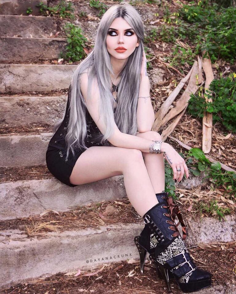 DAYANA CRUNK • INSPIRATIONAL MODEL