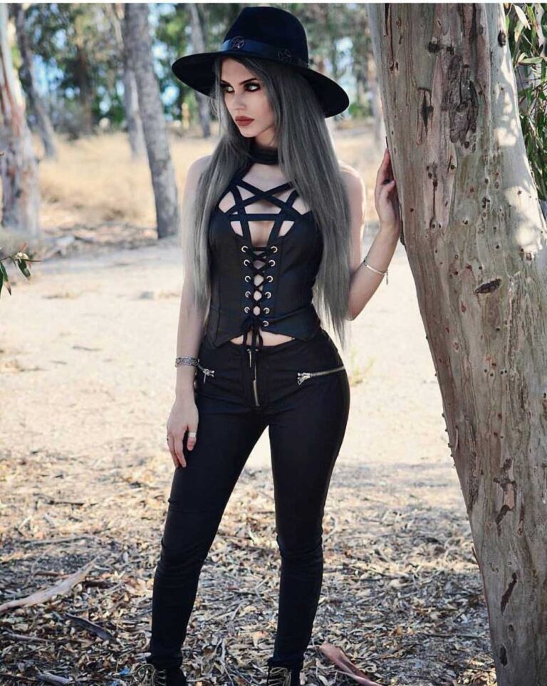 DAYANA CRUNK • INSPIRATIONAL MODEL