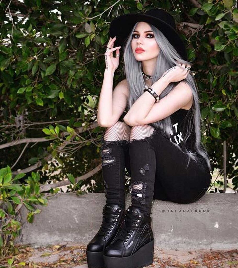 DAYANA CRUNK • INSPIRATIONAL MODEL